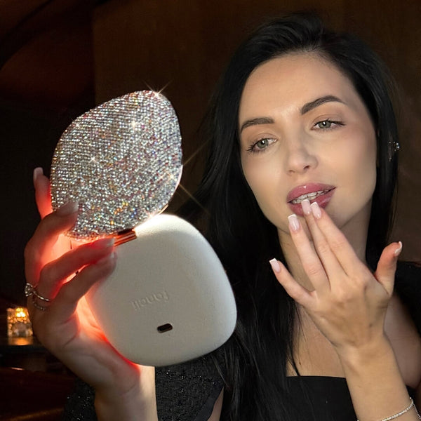 Mila 2 Luxe LED Lighted Compact Mirror with Crystals, 1x/10x | Fancii ...